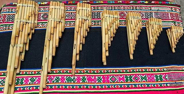 Los vientos andinos suenan con el siku - Tropas de sikuris | La Red ...