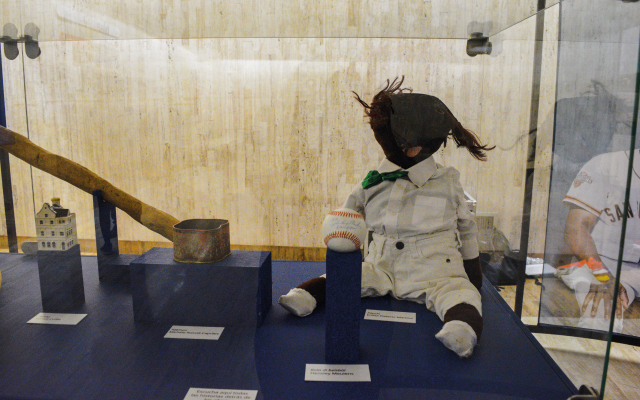 20 objetos para sumergirse en las culturas de Aruba y Curazao | La Red ...