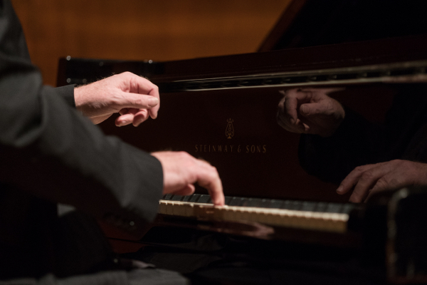 El concierto internacional del pianista Peter Donohoe | La Red Cultural ...